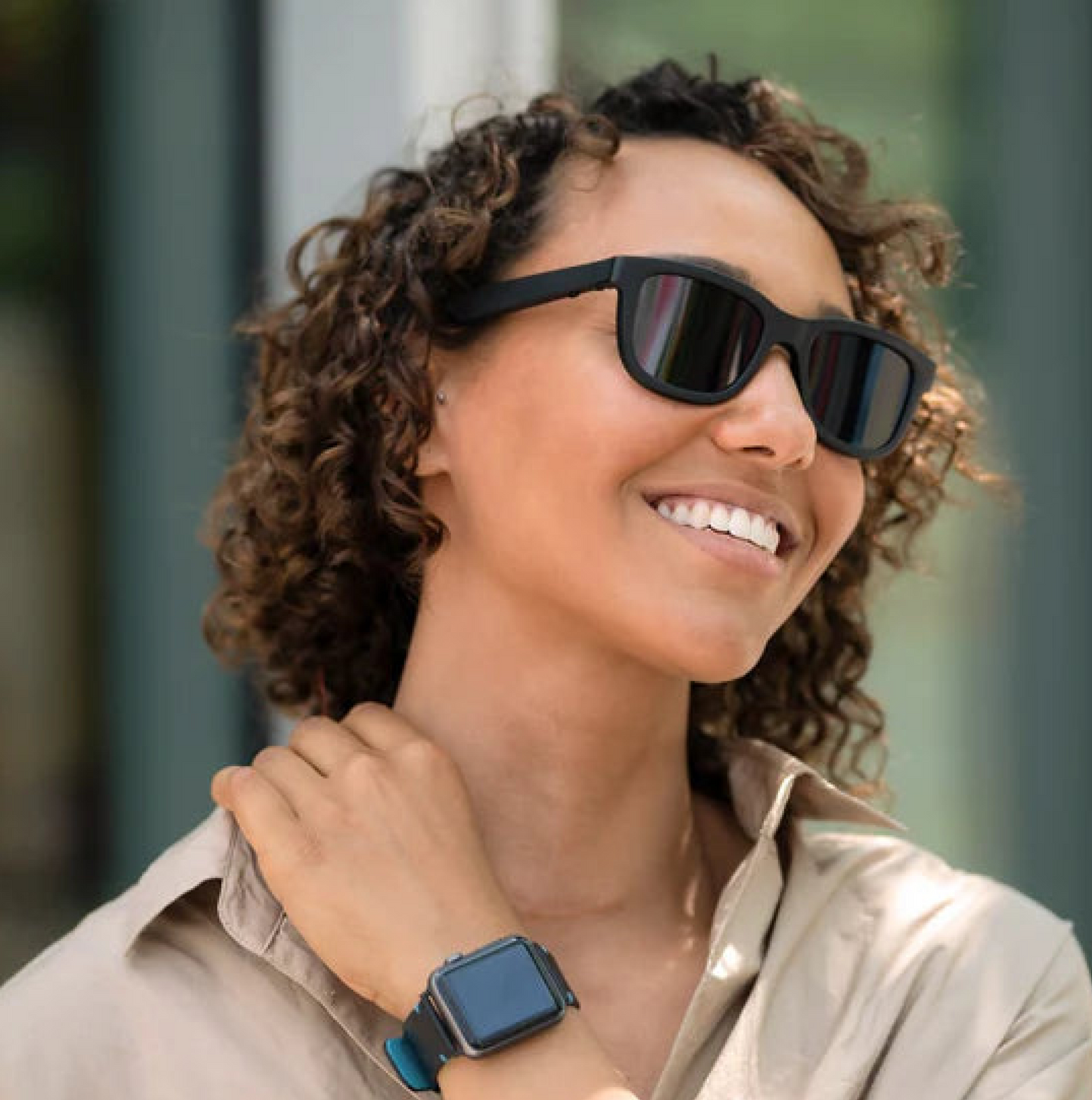 Dusk — the world's first electrochromic smart sunglasses – Chamelo